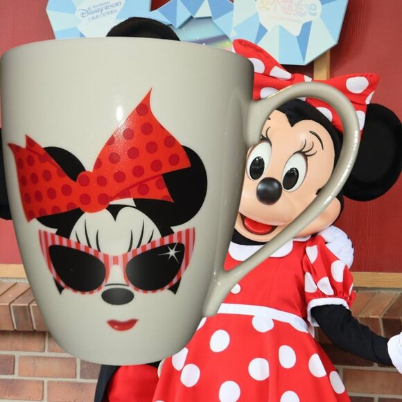 Disney | Kitchen | Disney Minnie Mouse Iconic 6oz Ceramic Mug Microwave ...